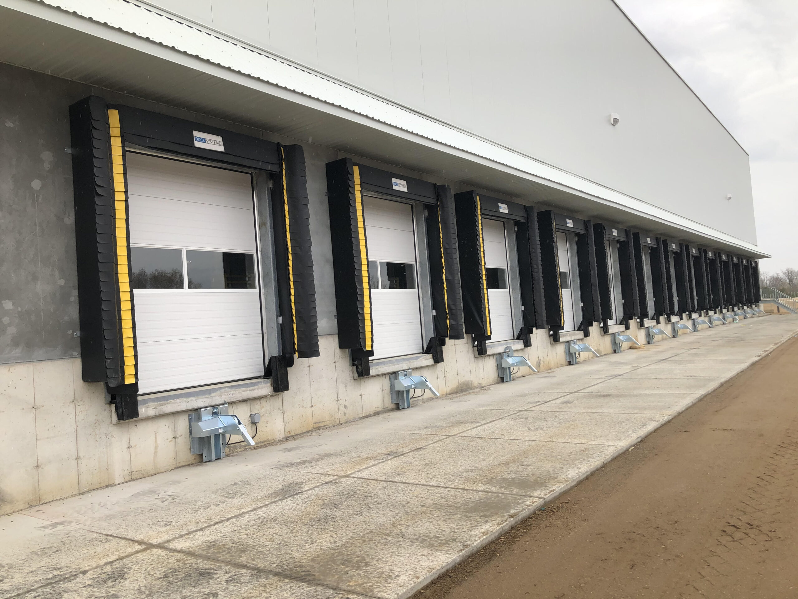 Loading Dock Seals | Super-Seal Manufacturing Limited